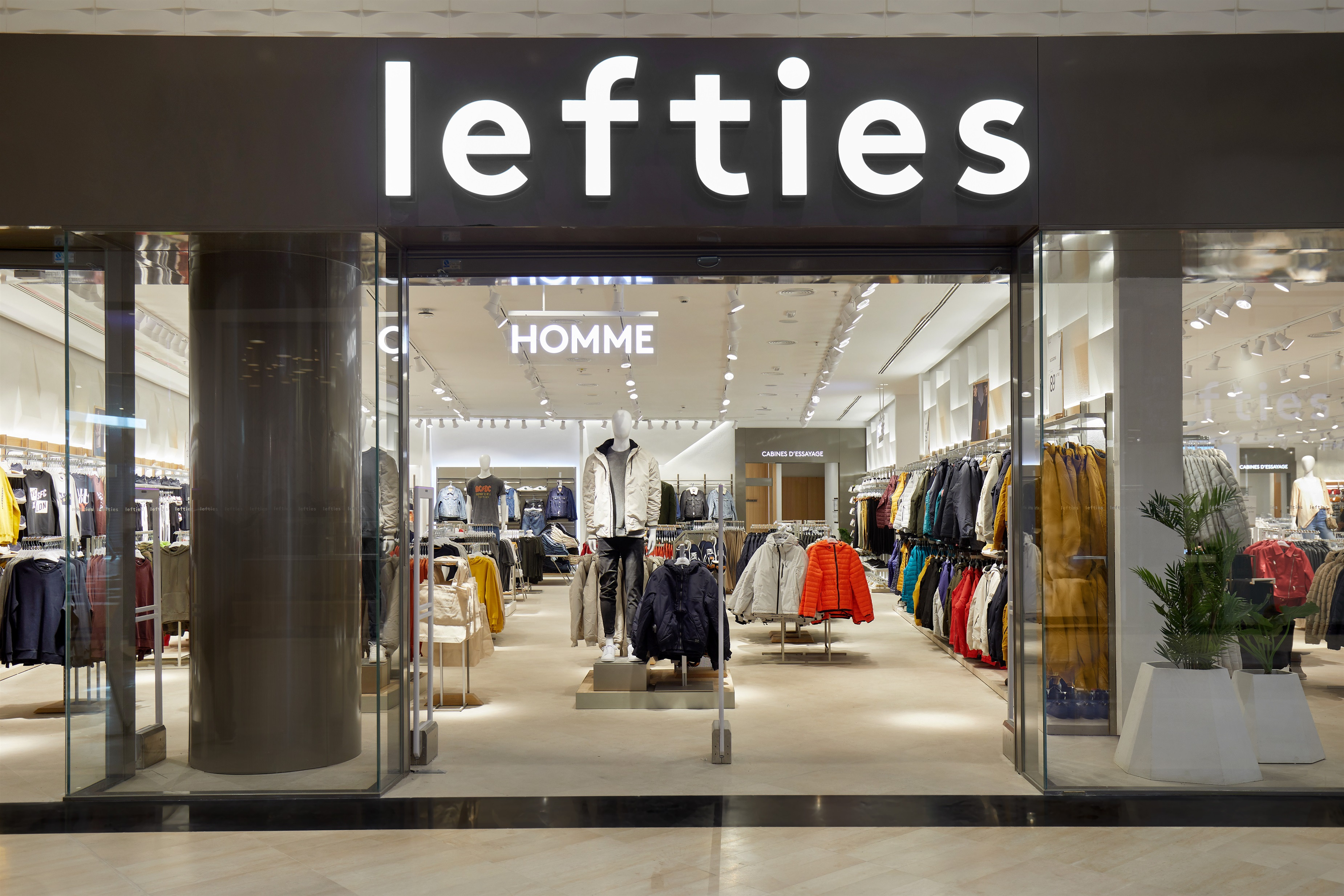 Lefties (Inditex) reabre 21 tiendas en España, una de ellas en Ourense ...