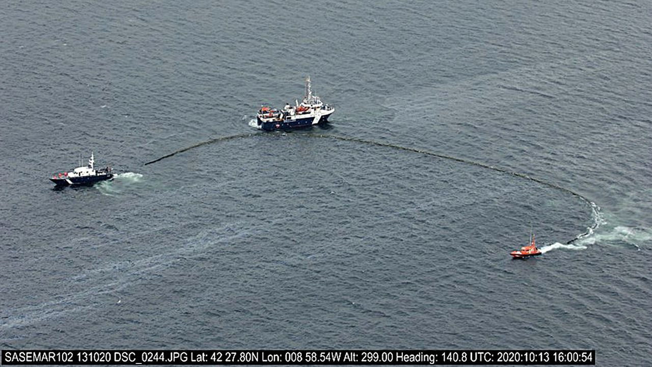 Conservera Frinsa (Ribeira) investigada por una mancha de fuel del ...