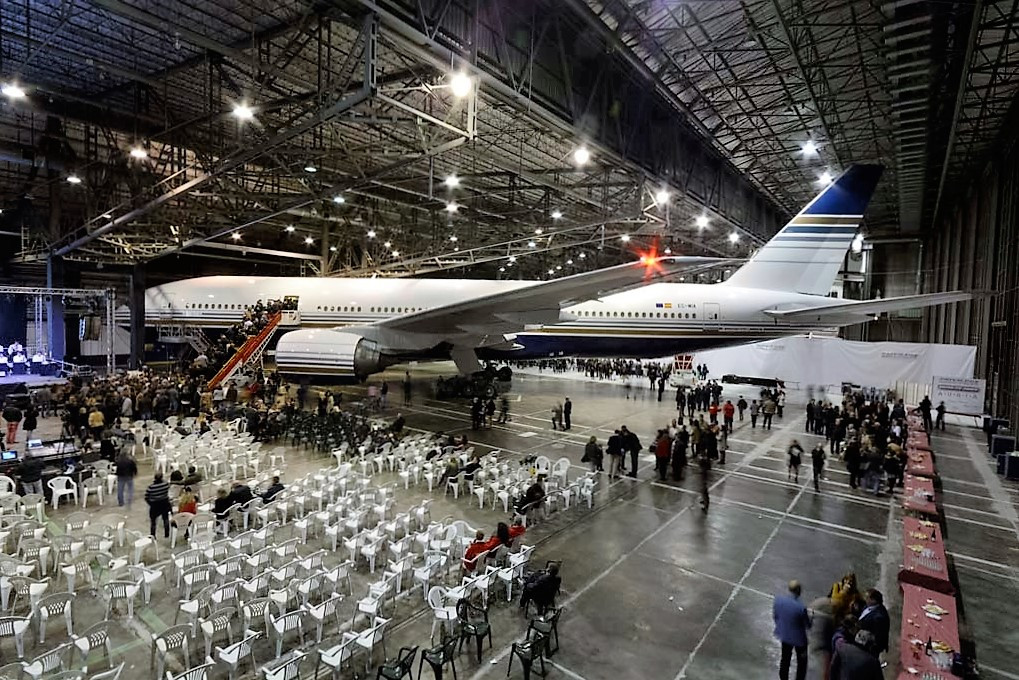 Privilege Style, del ourensano Chema Alvarez, bautiza su Boeing 777 ...