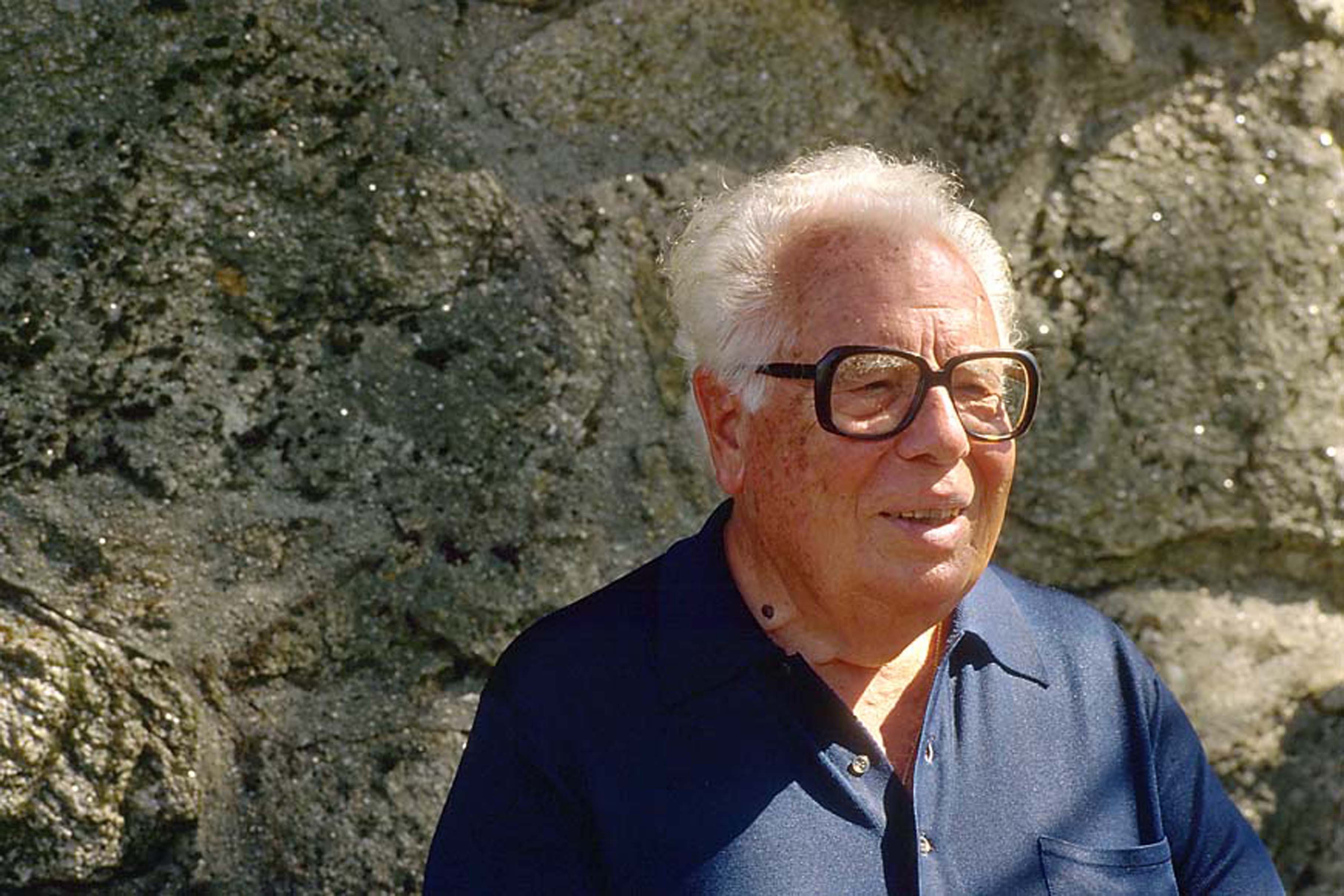 La RAG estrena una serie documental sobre Francisco Fernández del Riego ...