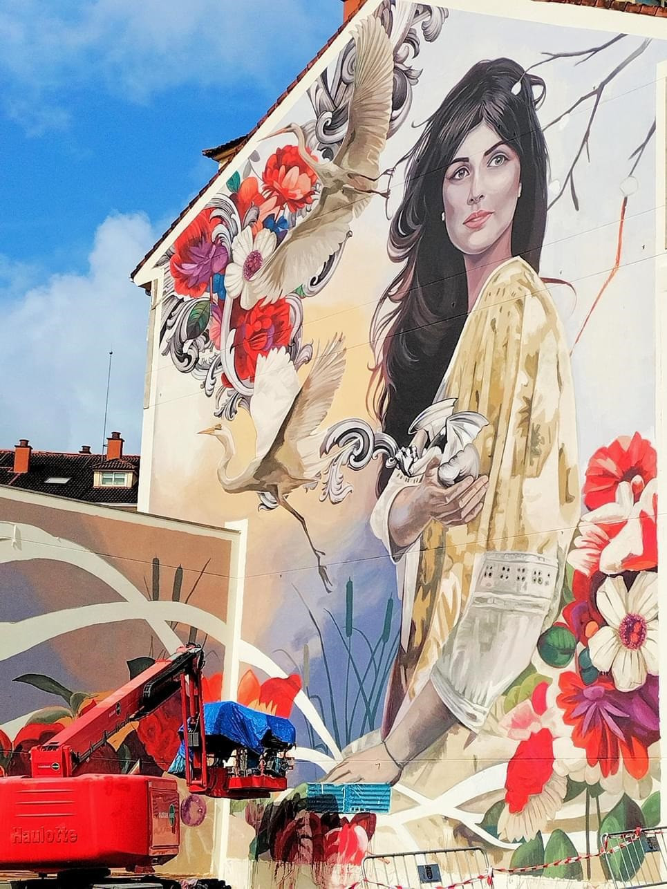 Un mural de Lula Goce en Nigrán compite para proclamarse el mejor del ...